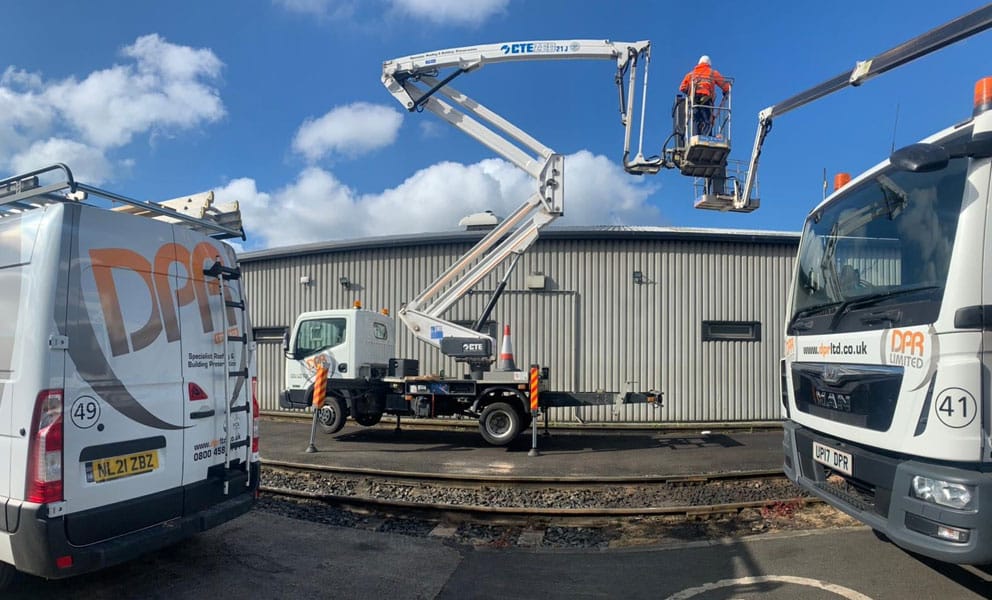 Scaffolding vs Powered Access Boom – Which is Best for Your Roof ...